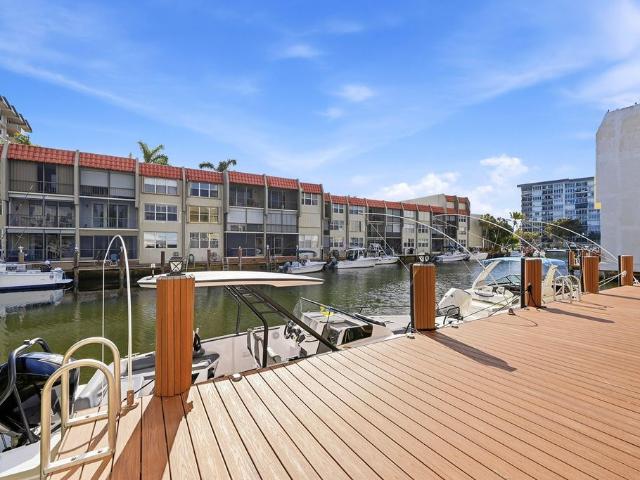 Luxury apartment complex for rent in Pompano Beach, Florida