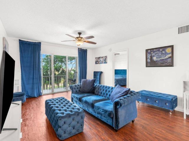 Luxury apartment complex for rent in Pompano Beach, United States