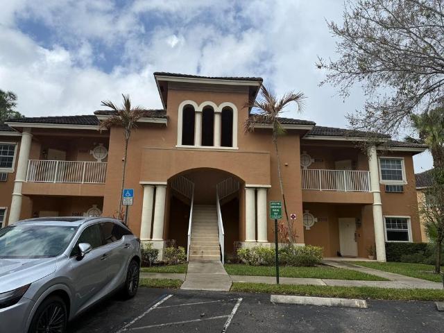 Luxury apartment complex for rent in Port Saint Lucie, United States