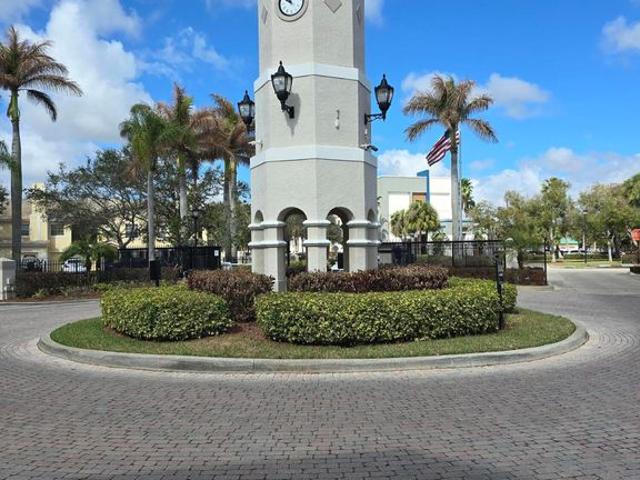 Luxury apartment complex for rent in Port Saint Lucie, United States