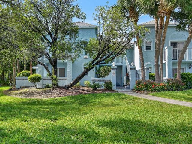 Luxury apartment complex for rent in Port Saint Lucie, United States