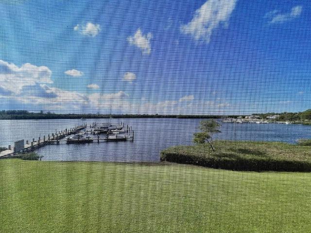 Luxury apartment complex for rent in Port Saint Lucie, Florida