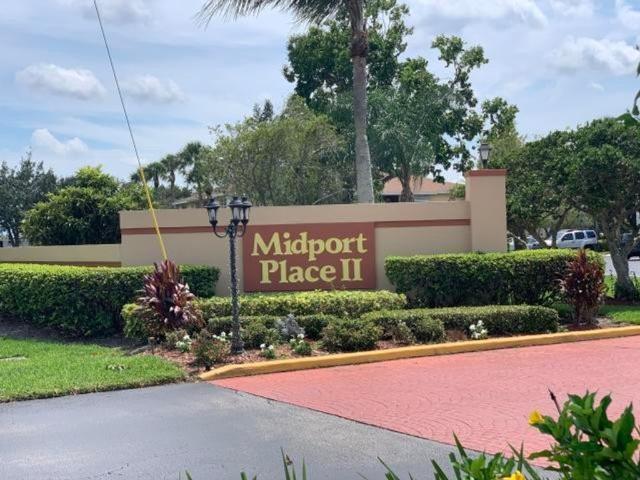 Luxury apartment complex for rent in Port Saint Lucie, Florida