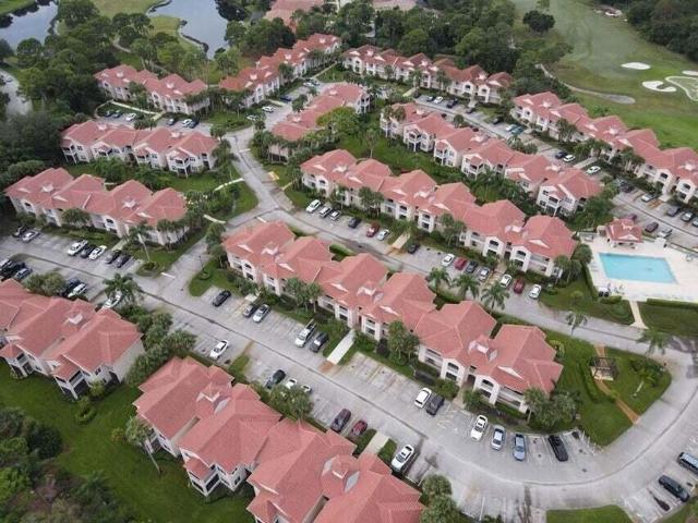 Luxury apartment complex for rent in Port Saint Lucie, Florida