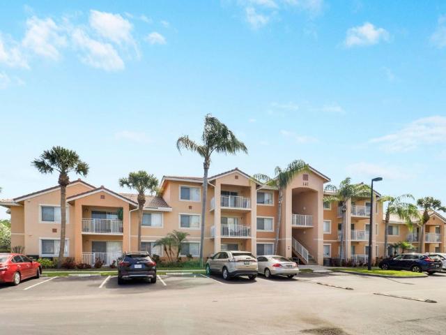 Luxury apartment complex for rent in Port Saint Lucie, Florida