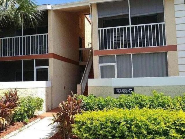 Luxury apartment complex for rent in Port Saint Lucie, Florida
