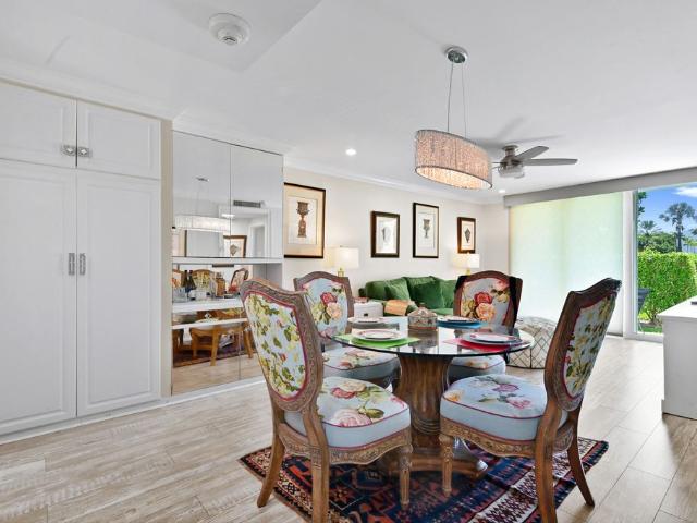 Luxury apartment complex for rent in Palm Beach, United States