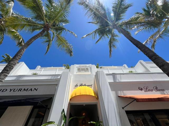 Luxury apartment complex for rent in Palm Beach, United States