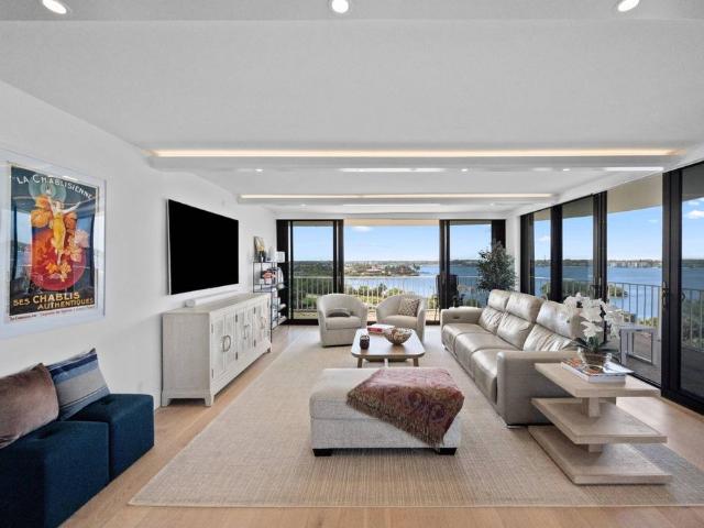 Luxury apartment complex for rent in Palm Beach, Florida