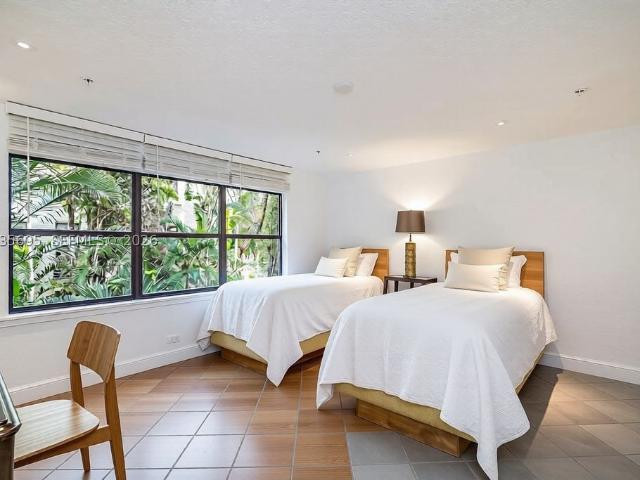 Luxury apartment complex for rent in Palm Beach, Florida