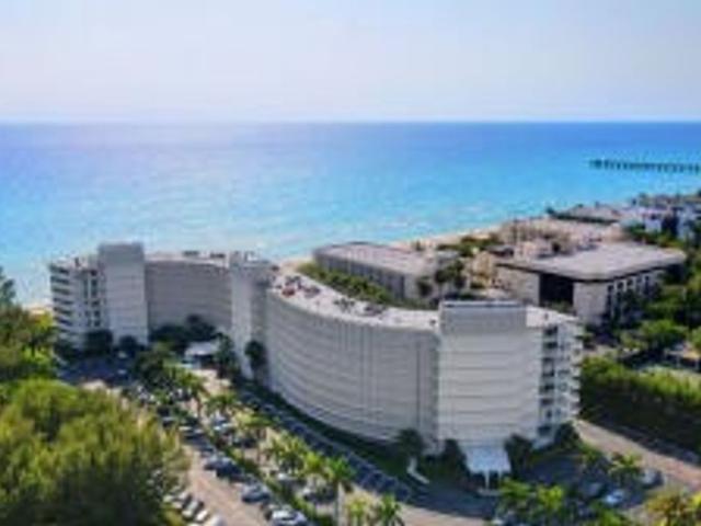 Luxury apartment complex for rent in Palm Beach, Florida