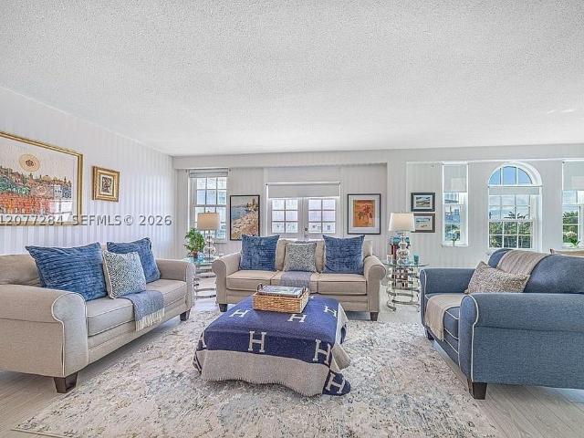 Luxury apartment complex for rent in Palm Beach, Florida