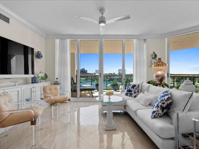 Luxury apartment complex for rent in Palm Beach Gardens, Florida