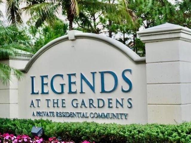 Luxury apartment complex for rent in Palm Beach Gardens, Florida