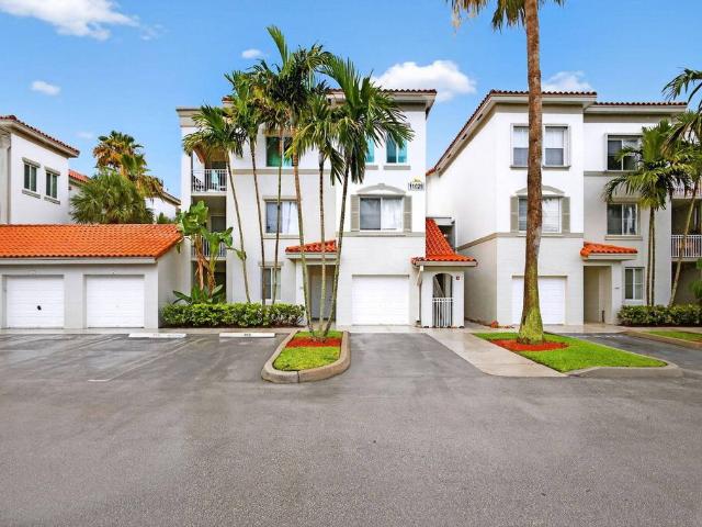 Luxury apartment complex for rent in Palm Beach Gardens, Florida