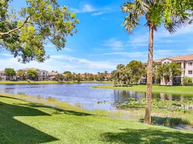 Luxury apartment complex for rent in Palm Beach Gardens, Florida