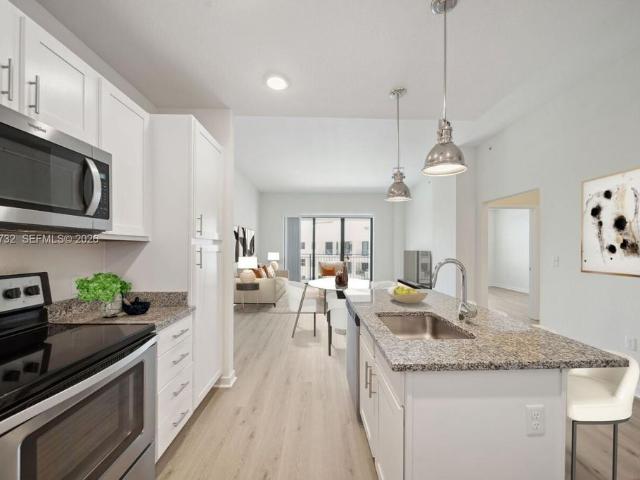 Luxury apartment complex for rent in Palm Beach Gardens, United States