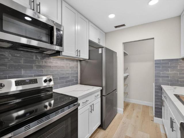 Luxury apartment complex for rent in Palm Beach Gardens, Florida