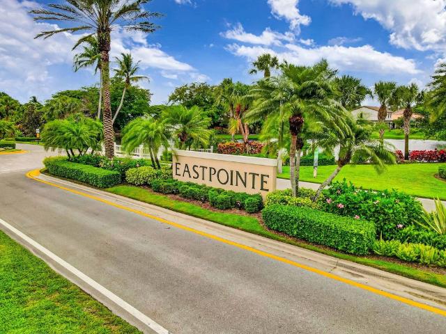 Luxury apartment complex for rent in Palm Beach Gardens, Florida