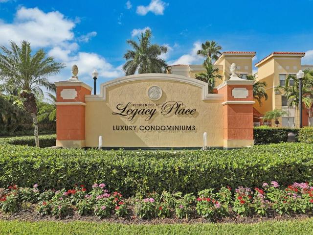 Luxury apartment complex for rent in Palm Beach Gardens, United States