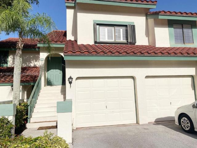 Luxury apartment complex for rent in Palm Beach Gardens, United States