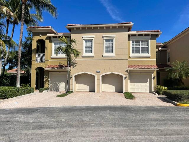 Luxury apartment complex for rent in Palm Beach Gardens, United States