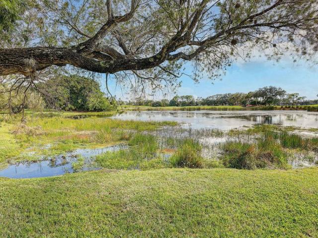 Luxury apartment complex for rent in Palm Beach Gardens, United States