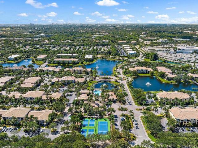 Luxury apartment complex for rent in Palm Beach Gardens, United States