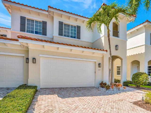 Luxury apartment complex for rent in Palm Beach Gardens, United States