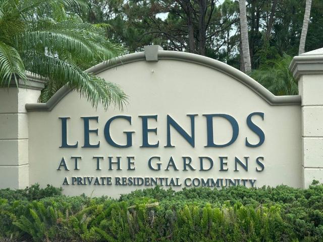 Luxury apartment complex for rent in Palm Beach Gardens, United States