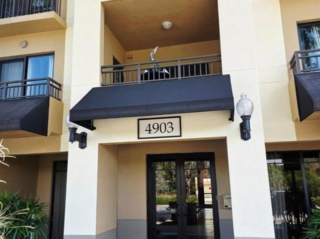 Luxury apartment complex for rent in Palm Beach Gardens, United States