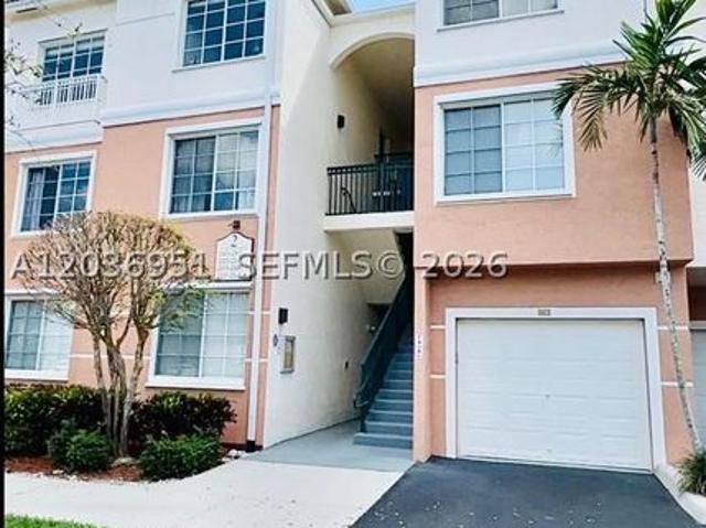 Luxury apartment complex for rent in Palm Beach Gardens, United States