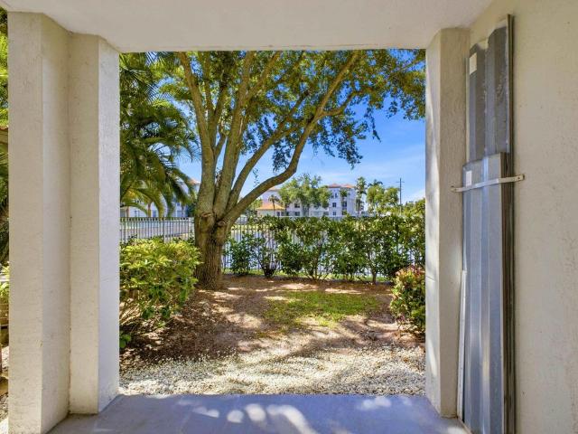 Luxury apartment complex for rent in Palm Beach Gardens, United States