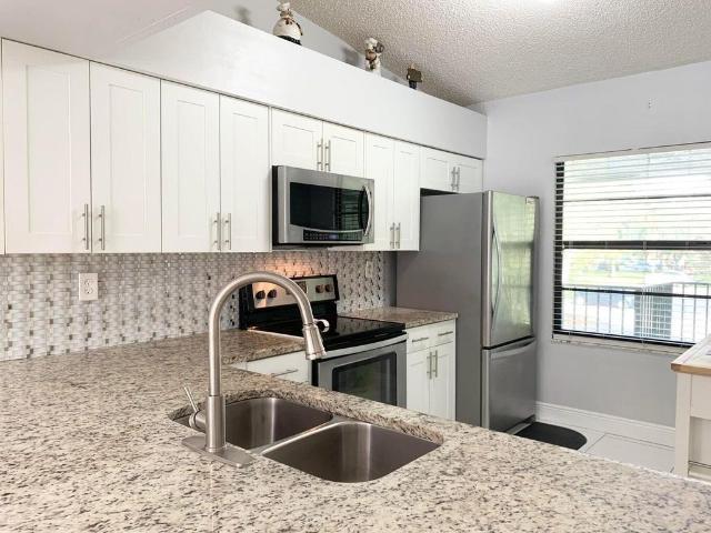 Luxury apartment complex for rent in Palm Beach Gardens, United States