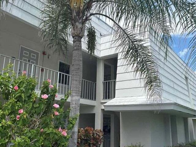 Luxury apartment complex for rent in Palm Beach Shores, Florida