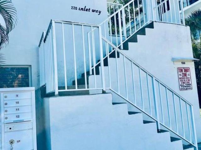Luxury apartment complex for rent in Palm Beach Shores, Florida