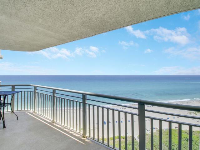 Luxury apartment complex for rent in Palm Beach Shores, Florida