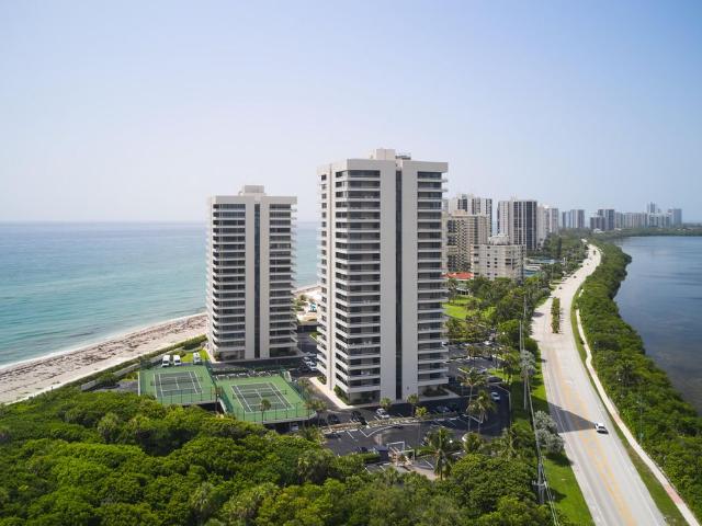 Luxury apartment complex for rent in Palm Beach Shores, Florida
