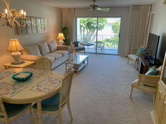 Luxury apartment complex for rent in Palm Beach Shores, Florida