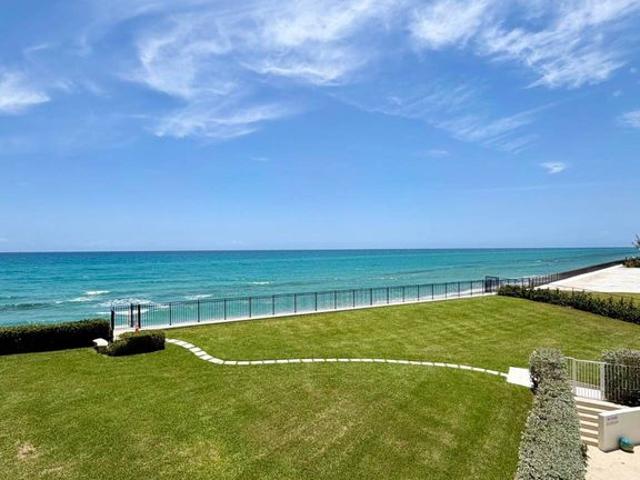 Luxury apartment complex for rent in Palm Beach Shores, United States