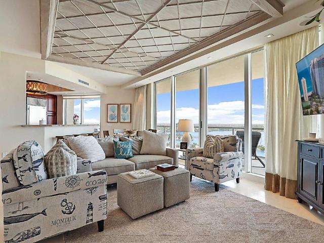 Luxury apartment complex for rent in Palm Beach Shores, United States