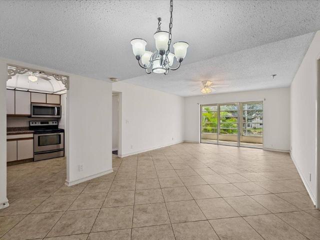 Luxury apartment complex for rent in Palm Springs, United States