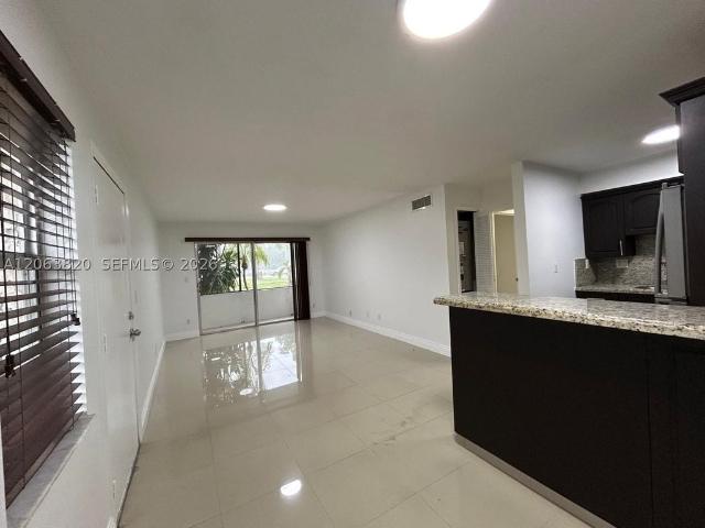 Luxury apartment complex for rent in Palmetto Bay, Florida