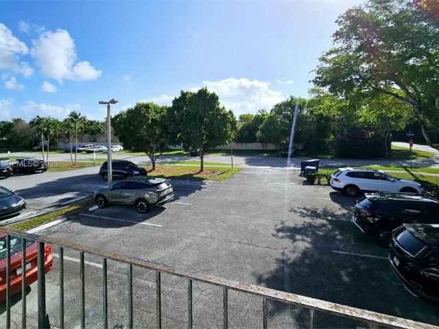 Luxury apartment complex for rent in Palmetto Bay, United States