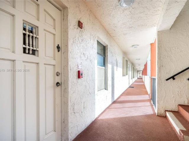 Luxury apartment complex for rent in Pembroke Pines, Florida