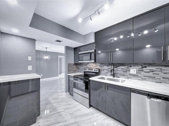 Luxury apartment complex for rent in Pembroke Pines, Florida