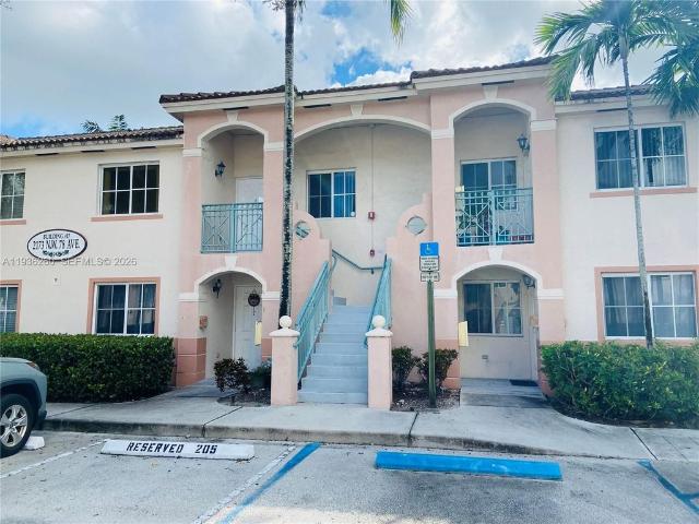 Luxury apartment complex for rent in Pembroke Pines, Florida