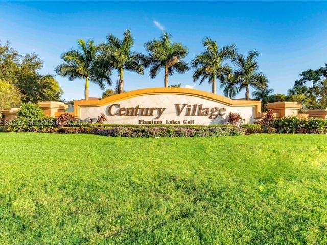 Luxury apartment complex for rent in Pembroke Pines, Florida