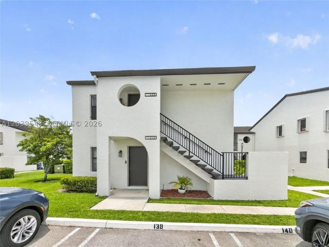 Luxury apartment complex for rent in Pembroke Pines, Florida