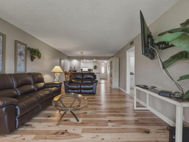 Luxury apartment complex for rent in Pembroke Pines, Florida
